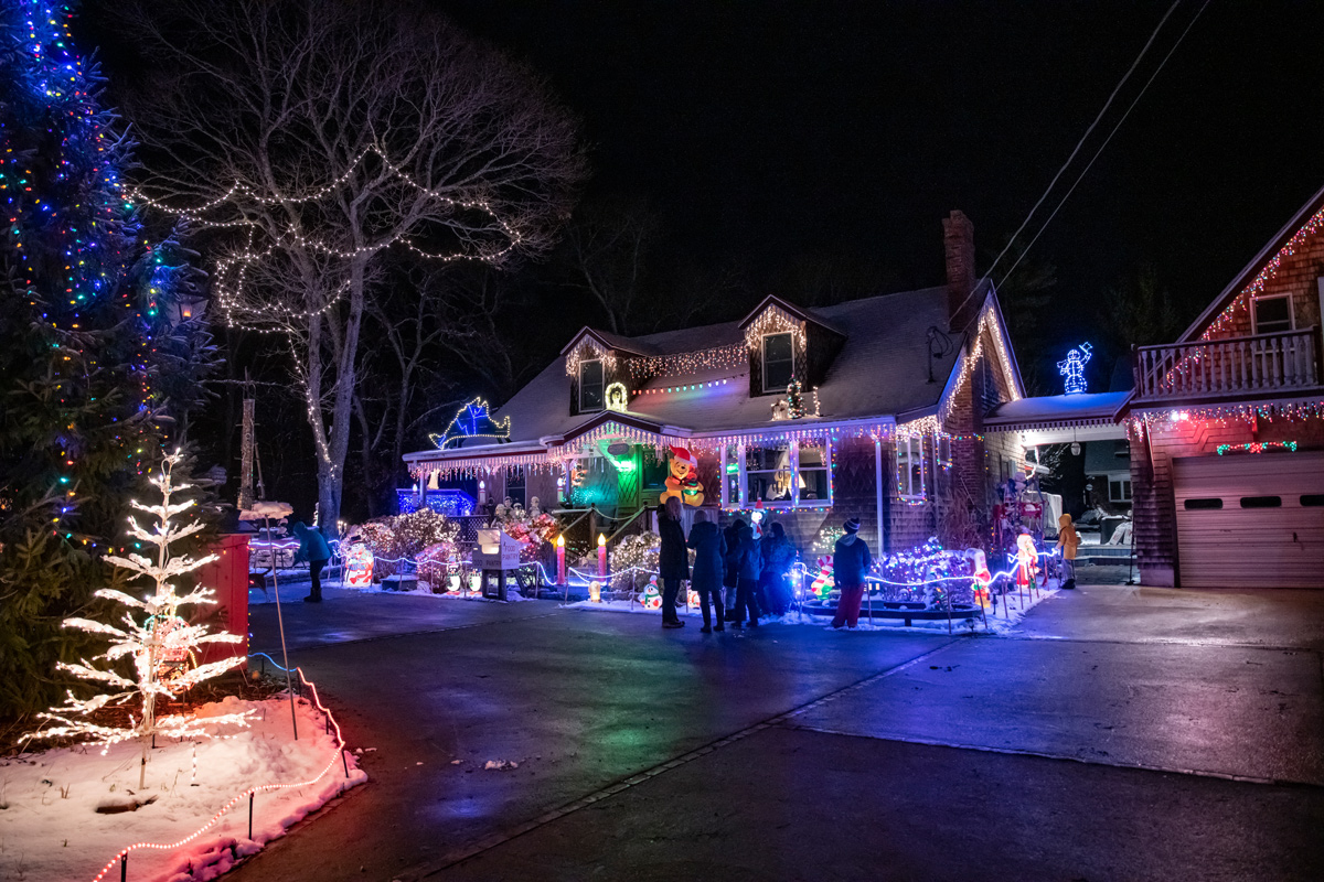 Gatchells get in the Christmas spirit - The Martha's Vineyard Times