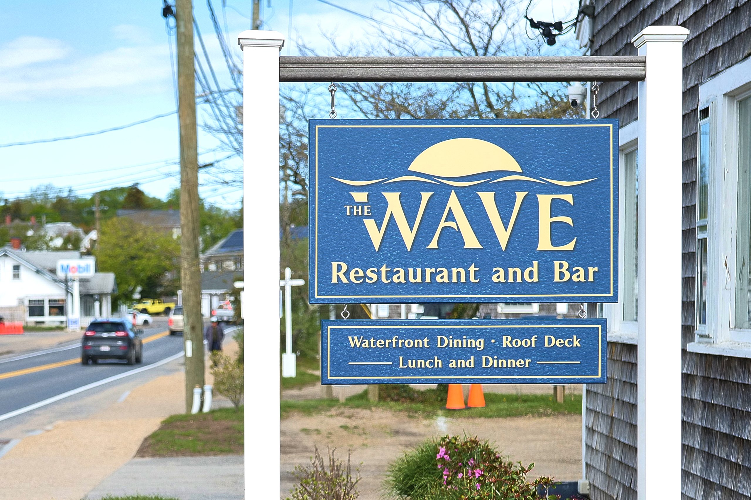 The Wave replaces Garde East - The Martha's Vineyard Times